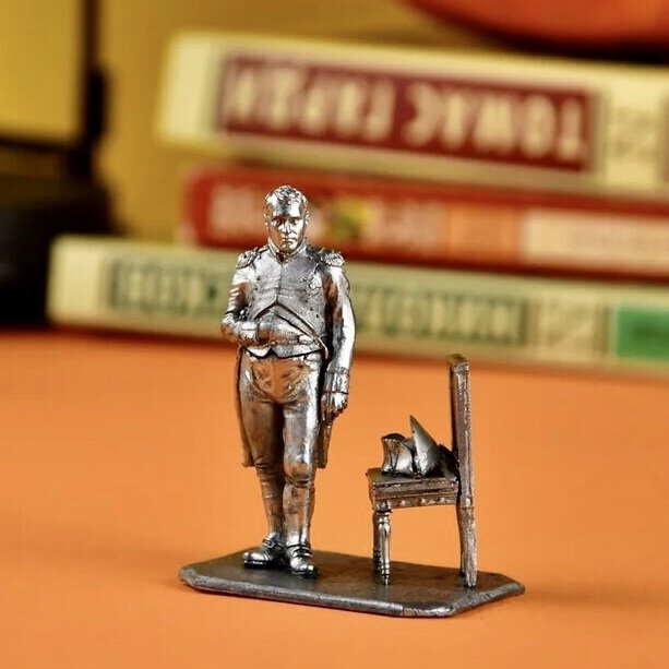 Оловянная фигурка Наполеон Бонапарт французский император и полководец 54 мм масштаб (6 см высота)