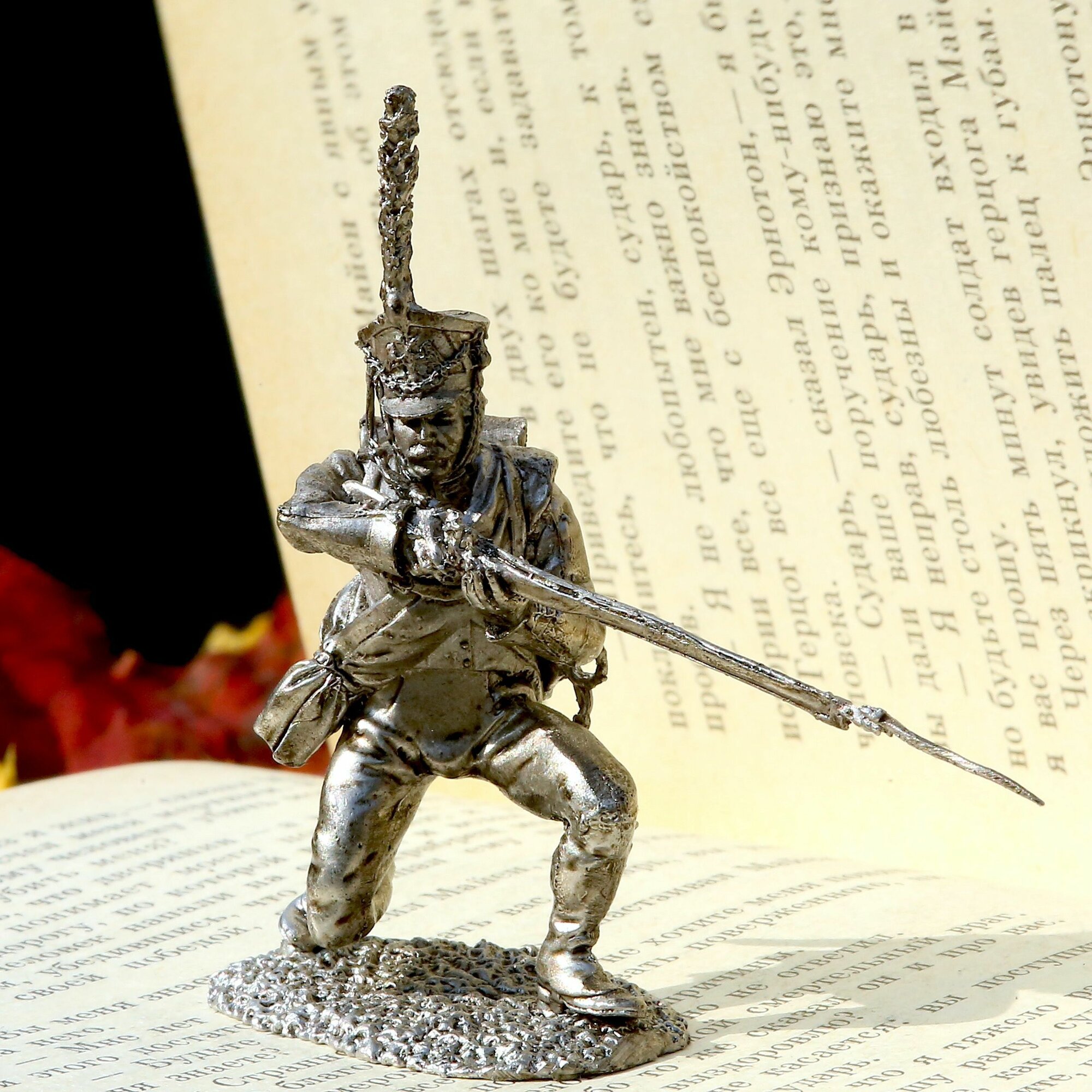 Оловянный солдатик Русский гренадер 1812 год 54 мм масштаб (6-7 см высота) Фигурка коллекционная из олова Армия Наполеон Бонапарт и Кутузов