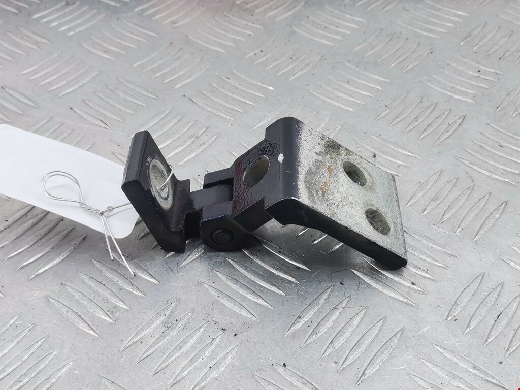 Петля двери задней правой Volkswagen Golf 3 1H4833410 арт. 1833615