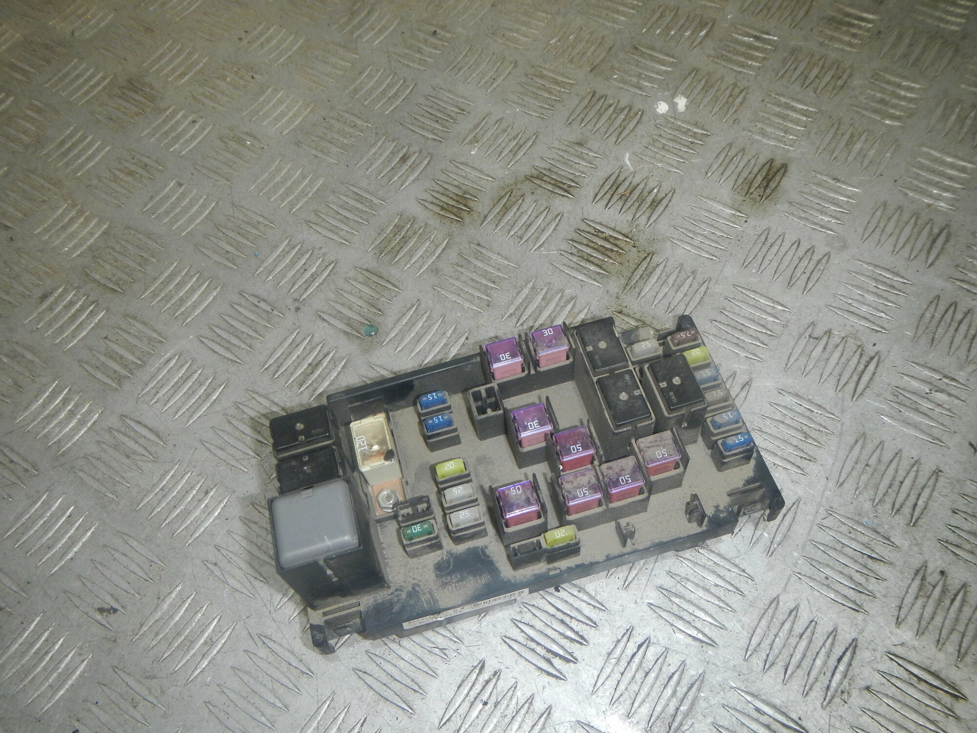 Б/У Блок предохранителей, Subaru (Субару)-OUTBACK (B13) (03-09) SUBARU OUTBACK (B13) (03-09) моторный Без видимых поврежд...