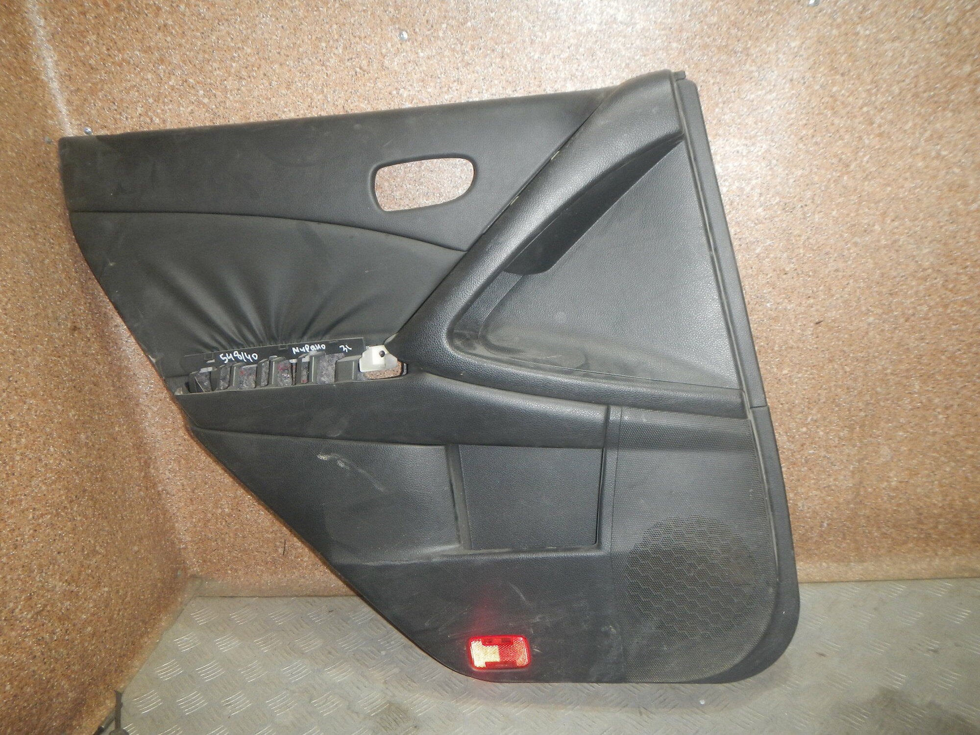 Б/У Обшивка двери задней левой, Nissan (Ниссан)-MURANO (Z51) (08-) NISSAN MURANO (Z51) (08-) Потертости. 548140 NISSAN а...