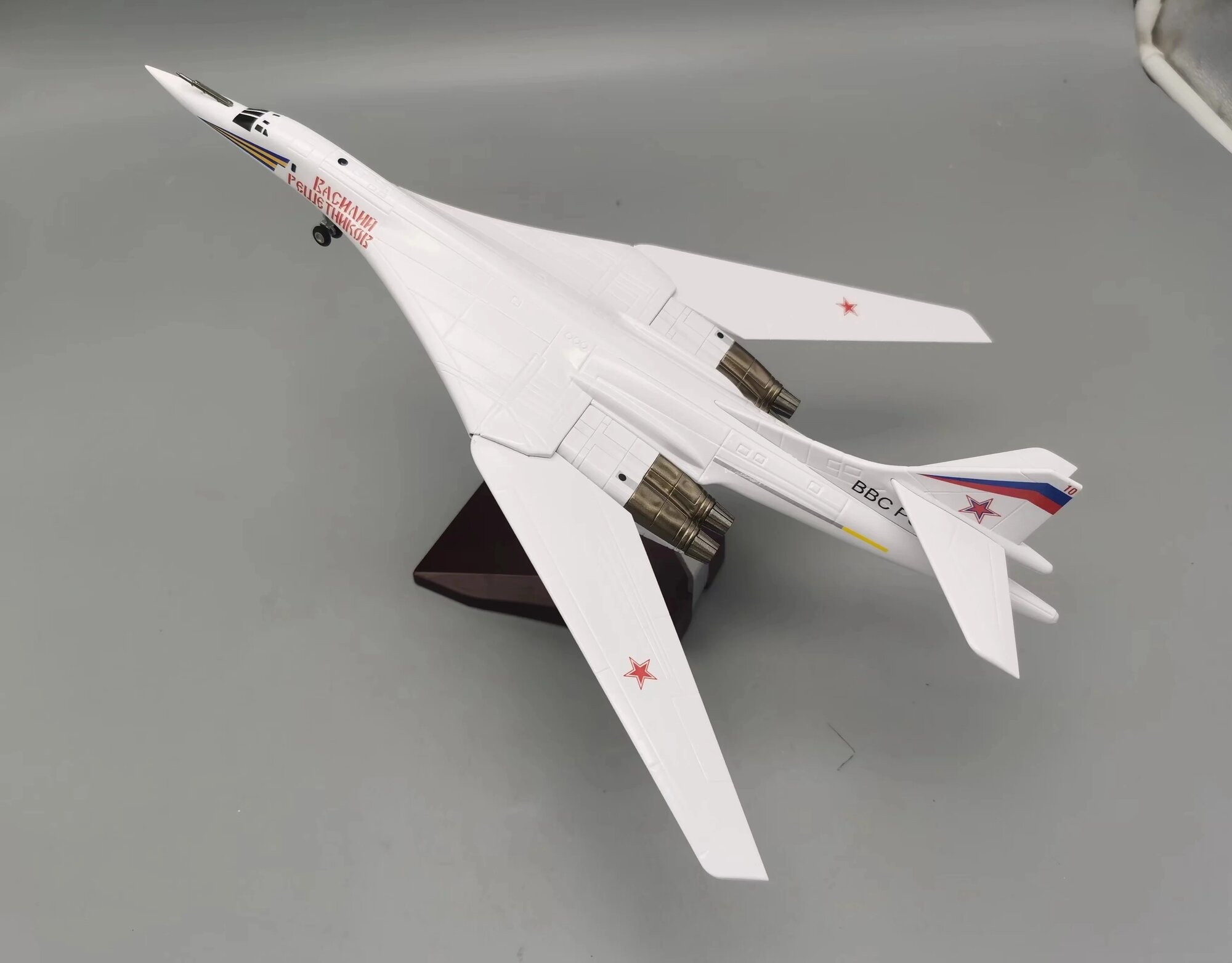 Модель самолета Ту-160 Белый Лебедь 1/144
