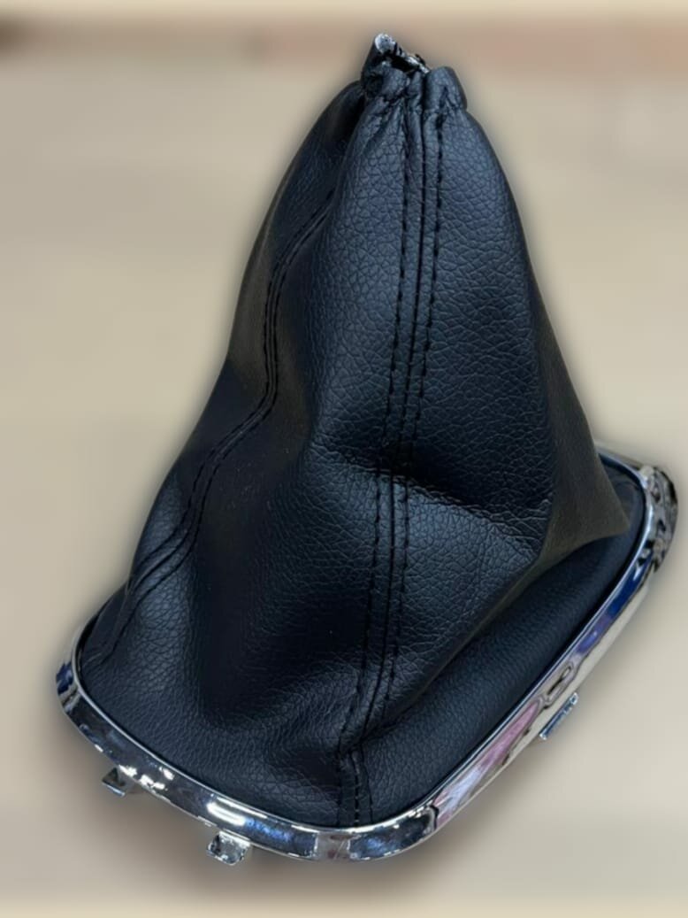 Кожух(чехол) коробки передач Chevrolet Cobalt/ Ravon R4, черная экокожа, хром