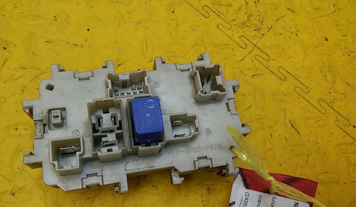 Блок предохранителей Navara (D40) Nissan 24350EA00A