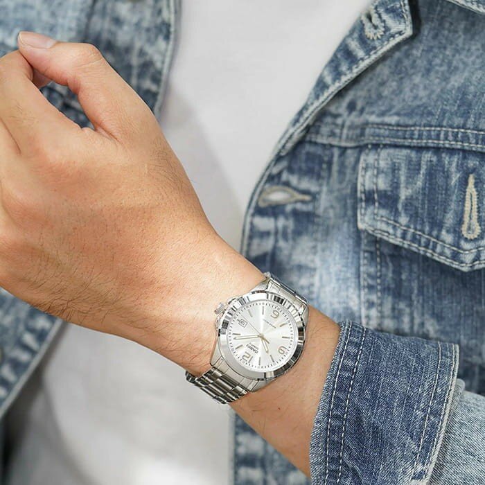 Наручные часы CASIO Collection Men, серебряный — фото 1