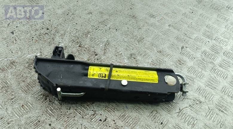 Домкрат Volkswagen Passat B6