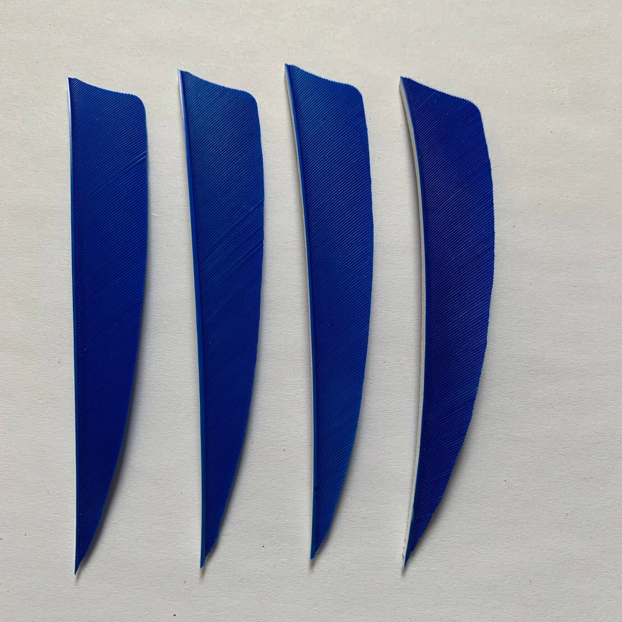 Натуральные перья для стрел 4 дюйма 50 шт. Темно-синий, blue