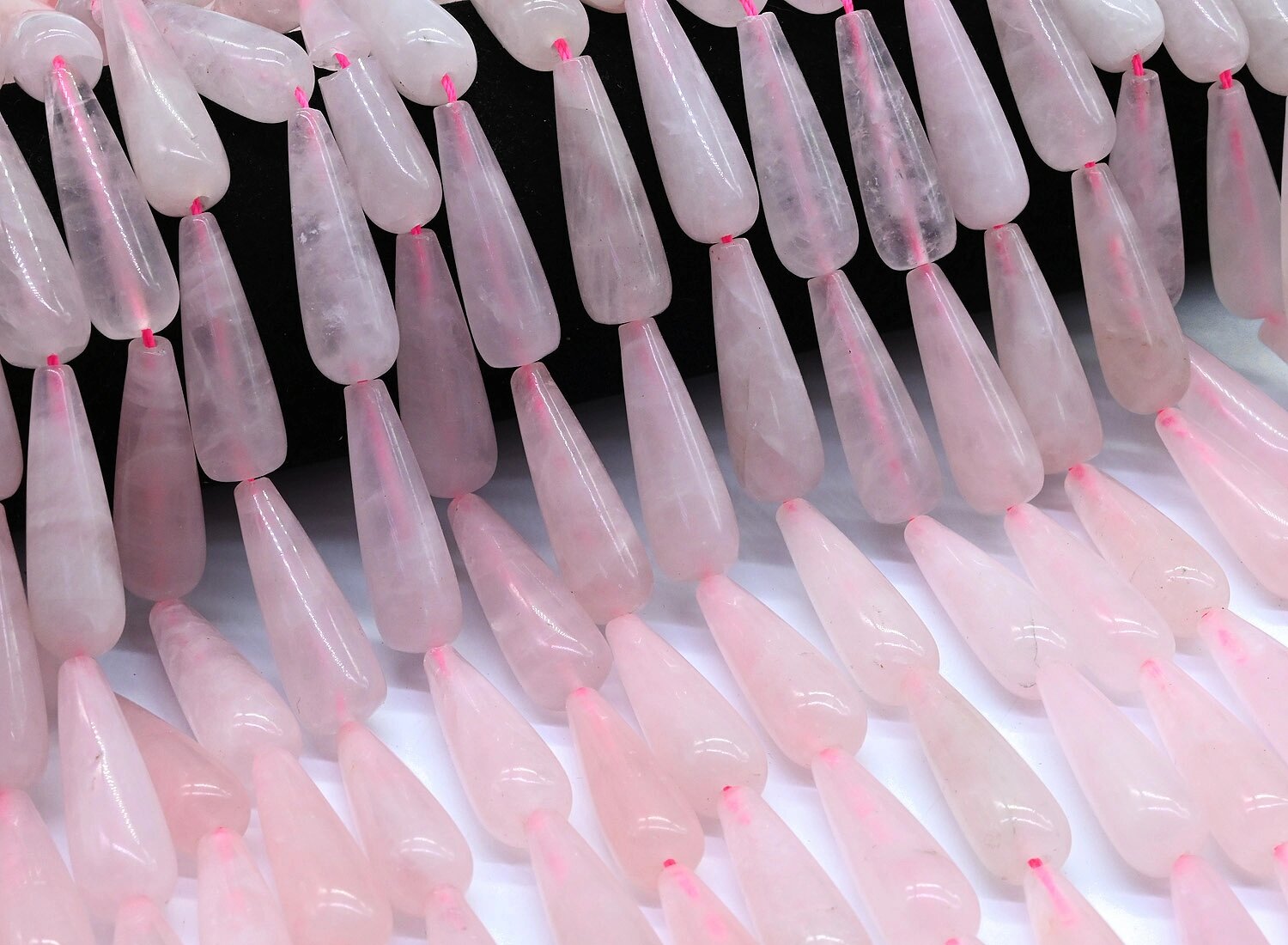 Бусины из розового кварца капля 10*30мм, 40см, 13 бусин .