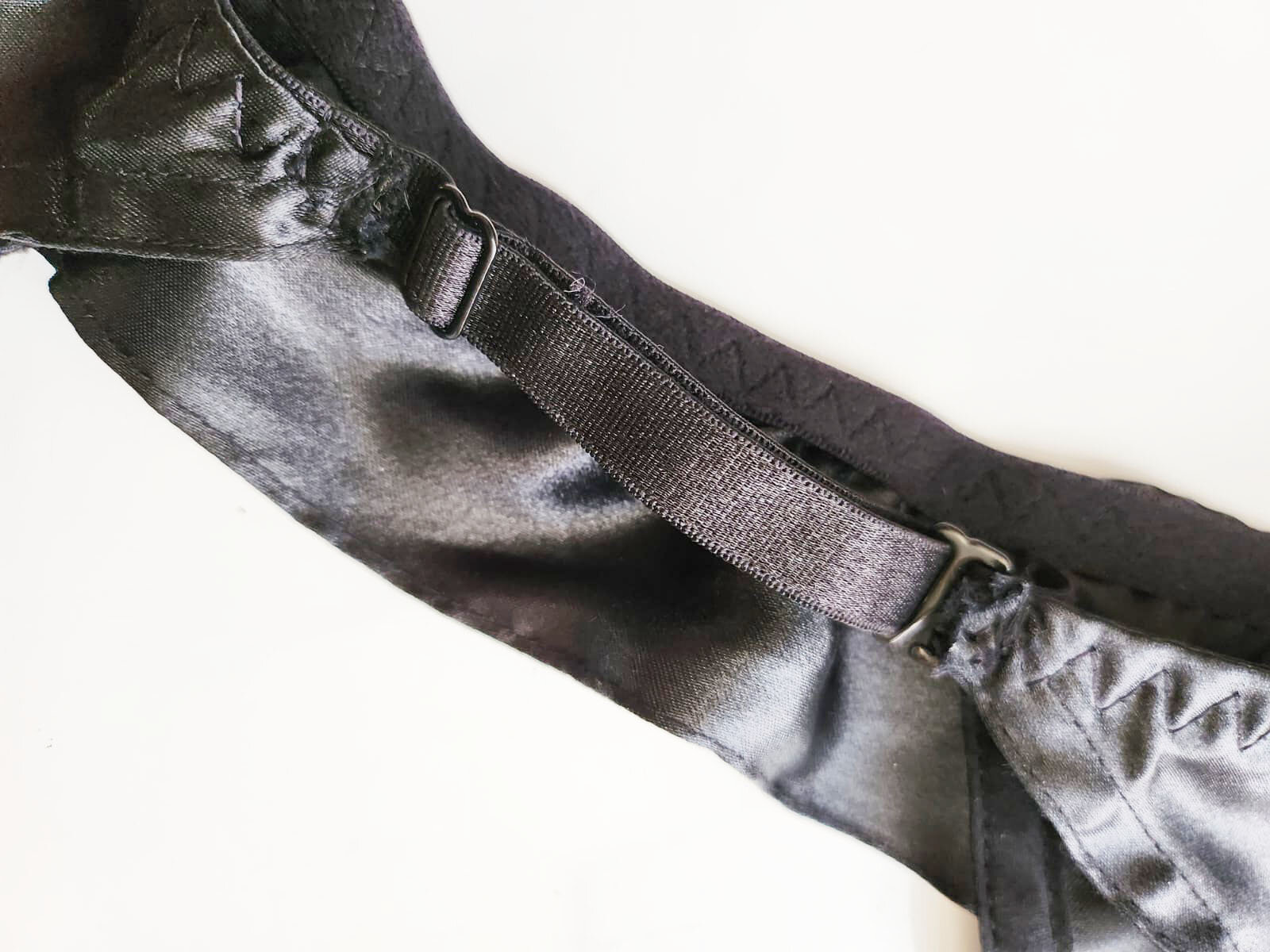 Пояс для чулок Leg Avenue атласный, черный. S/M