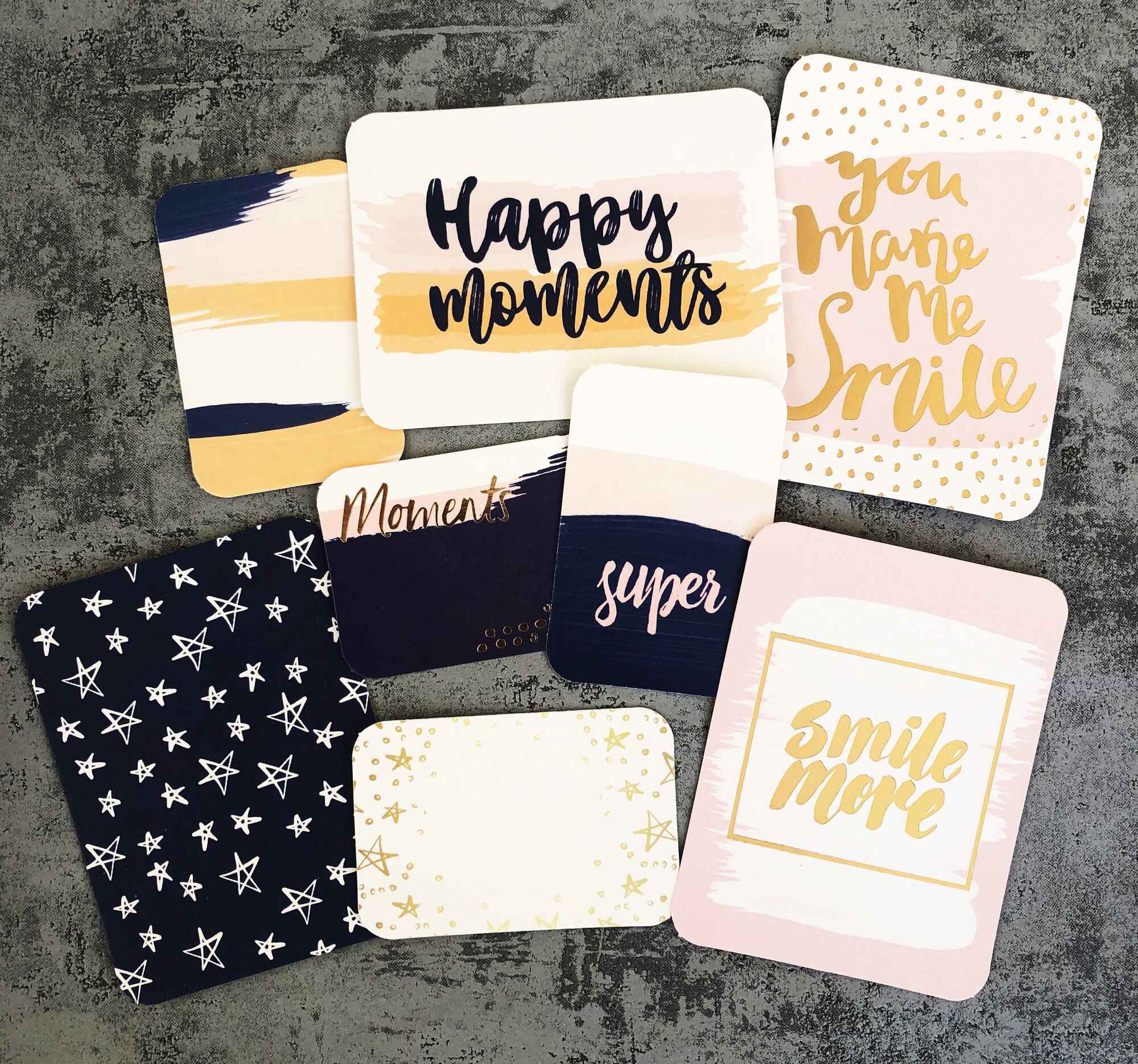 Набор карточек Happy moments, с золотым фольгированием, цена за 8 штук, 4 карточки 10х7,5 см, 4 карточки - 7,5х5 см.