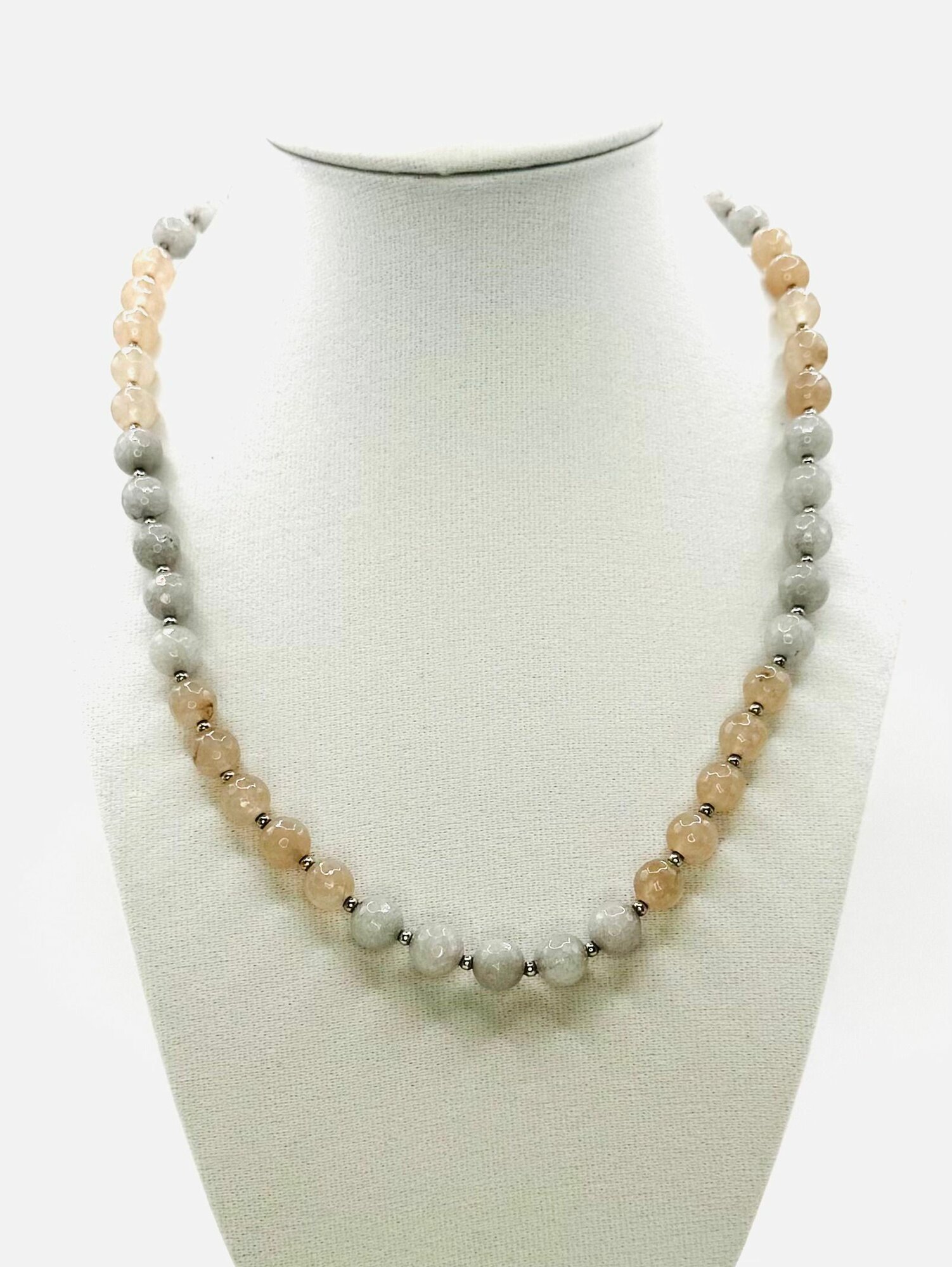 Колье, кристаллы Swarovski, фианит