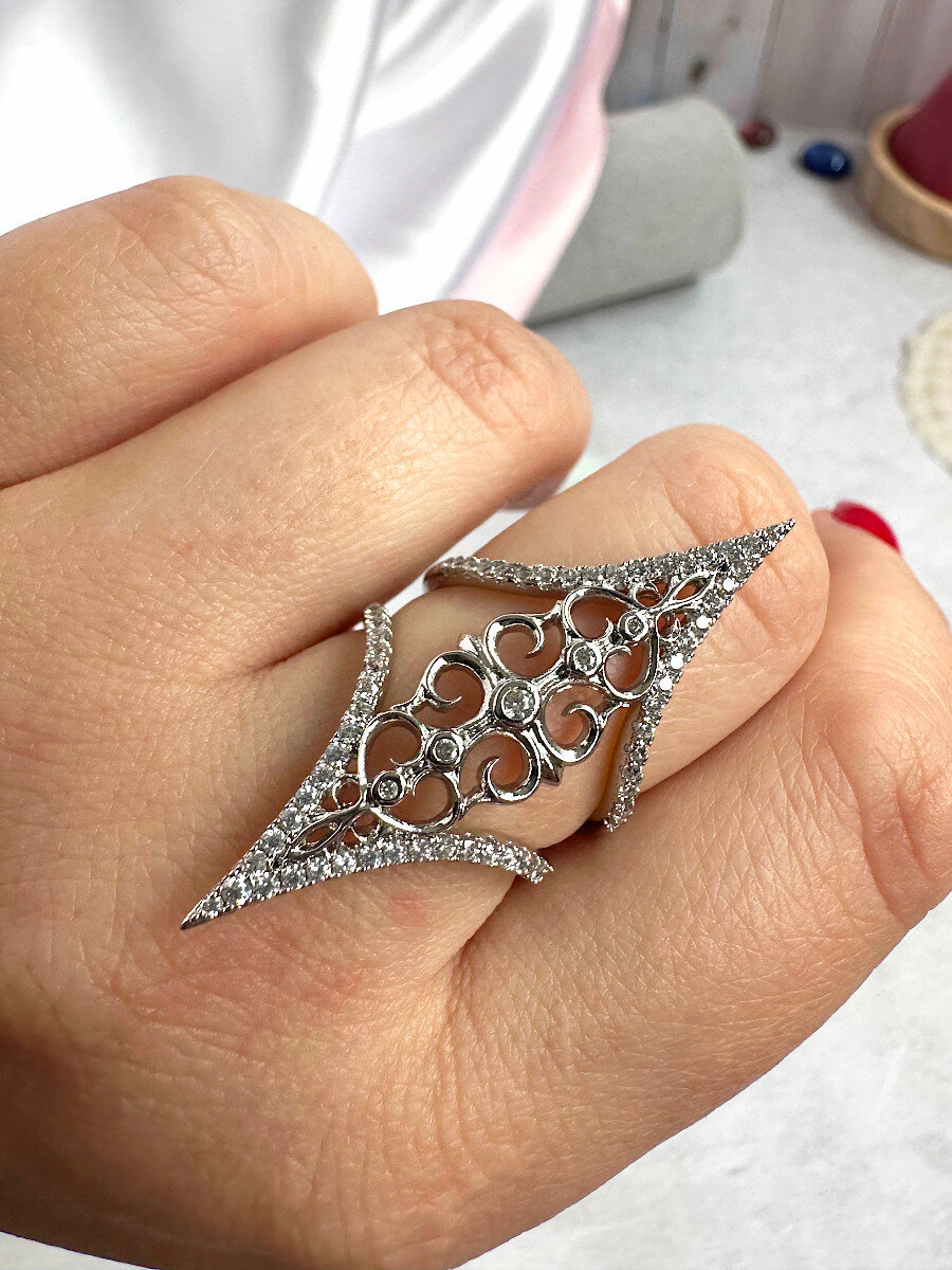 Кольцо, циркон