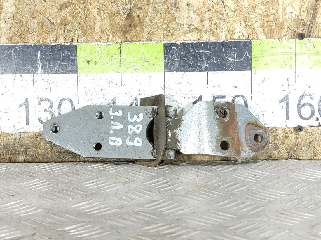 Петля двери задней левой верхняя GAZ Volga 2011 246206011