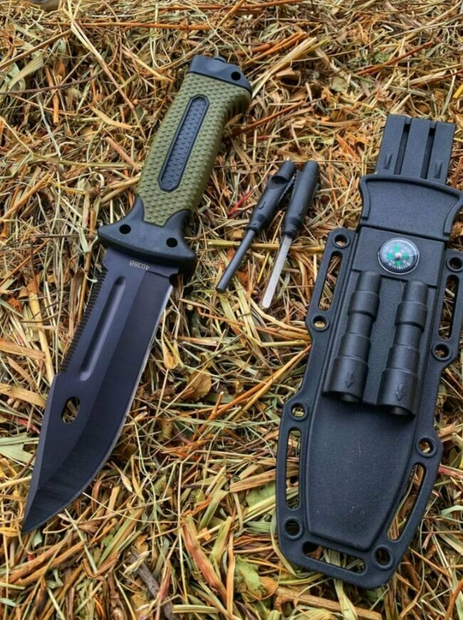 Нож туристический 4038В походный с огнивом , свистком компасом .