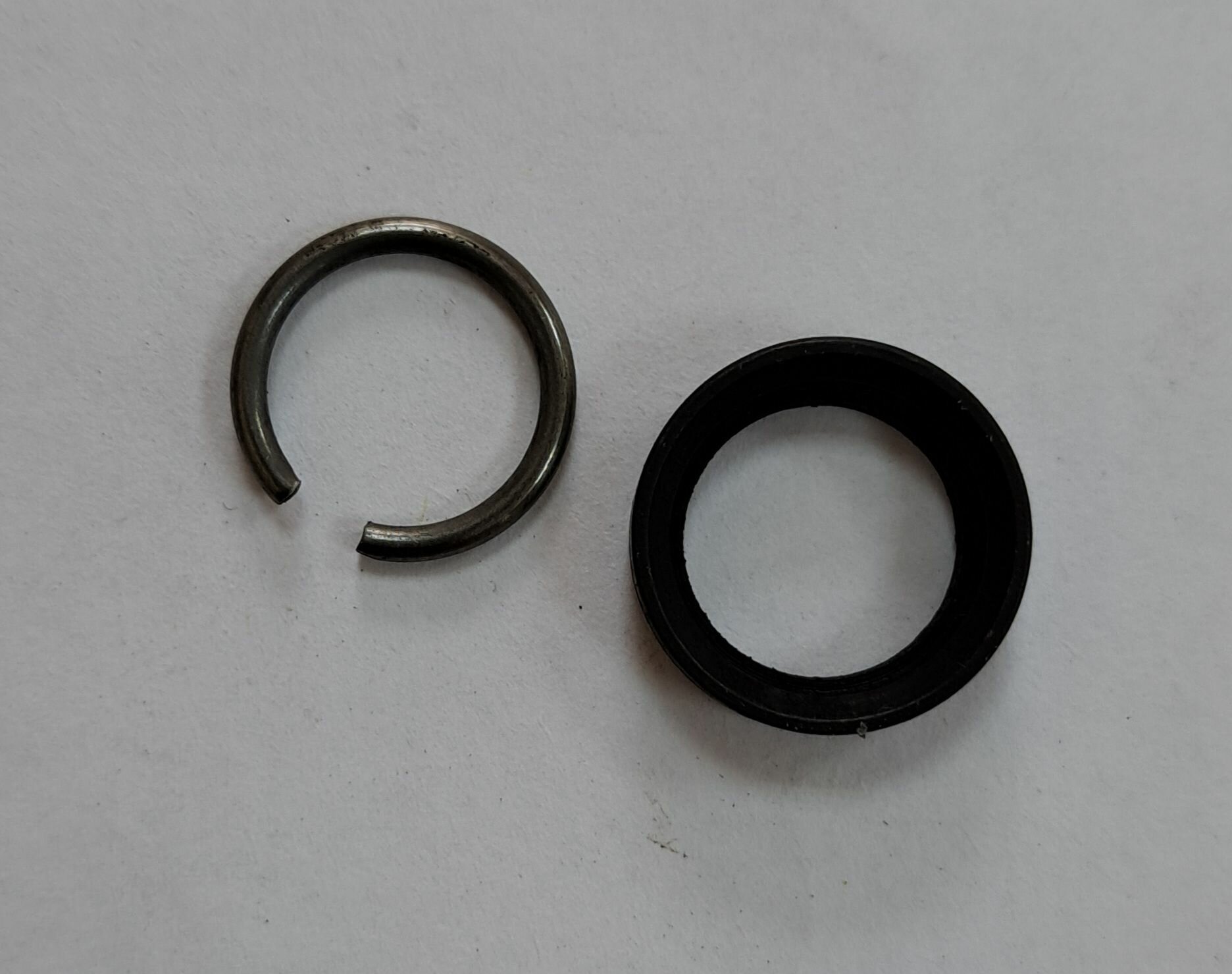 922.3708ВТ Стопорное и ограничительное кольцо вала стартера (57, 60, 71 серии) применим к ВАЗ, ГАЗ, УАЗ