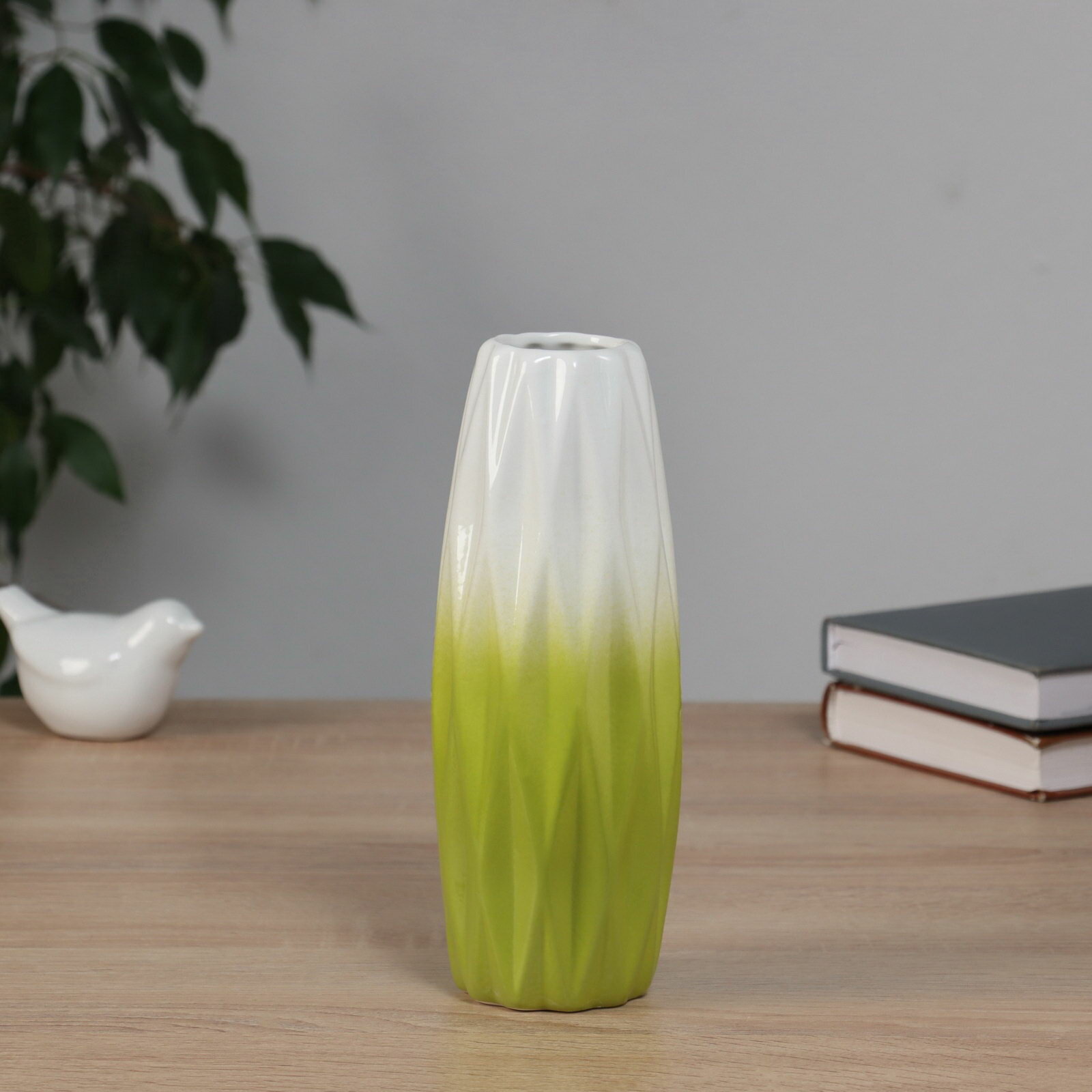 Ваза для цветов "Хайди", грани стиль, 20.5x6.5 см, керамика, белая, зелёная