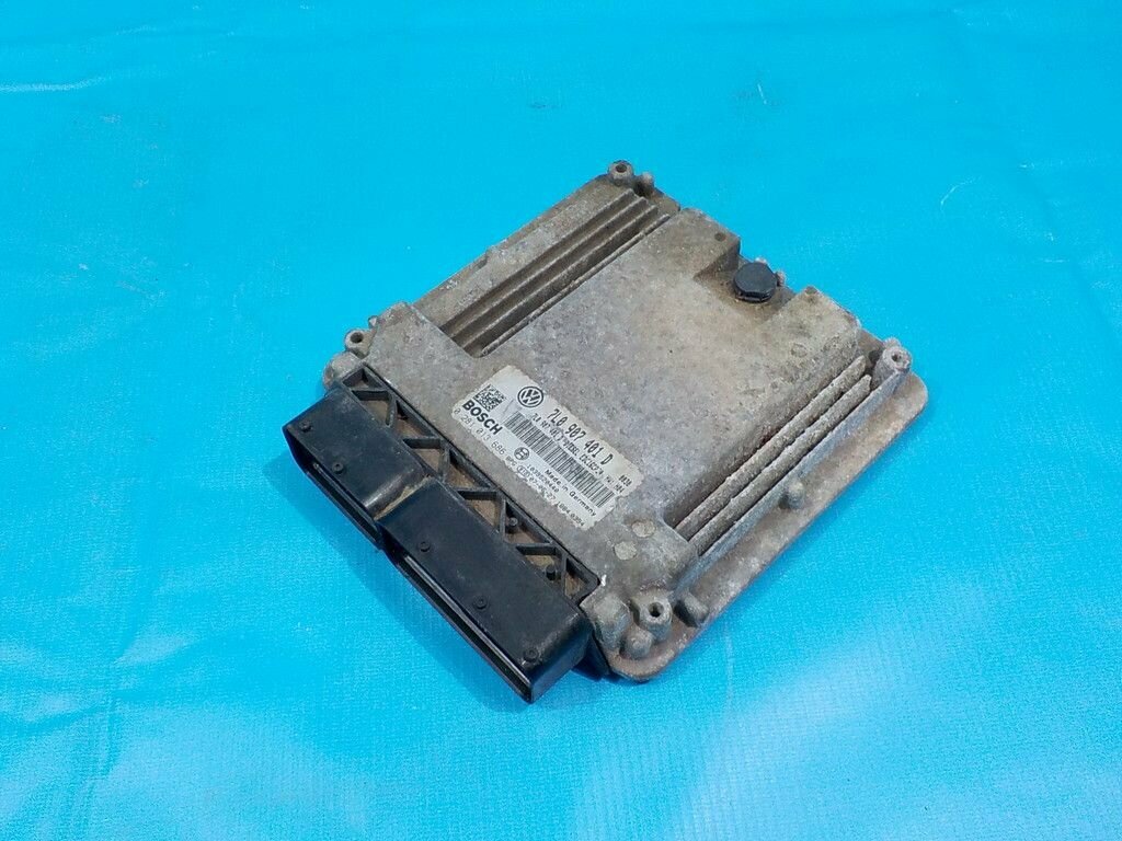 Блок управления двигателем VOLKSWAGEN Touareg 1 (7L) 2002-2010 7L0907401D - Б/У
