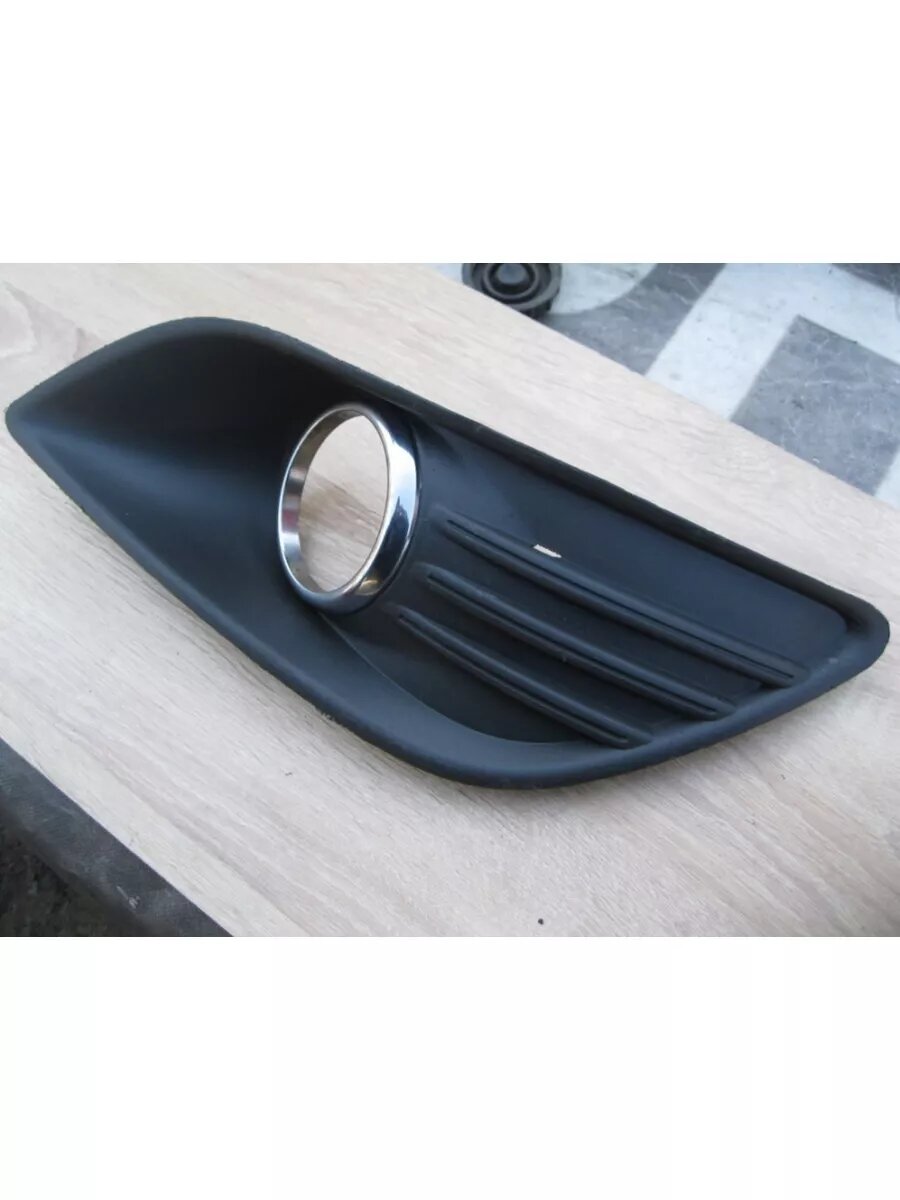 Накладка противотуманной фары левая Форд Фокус 2 рестайлинг