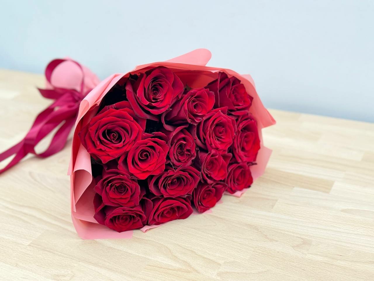 Букет wowflo "Розы", Эквадор, высота 60см, 15 роз, монобукет