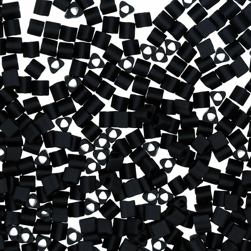 Бисер Япония "TOHO" 11/0 TRIANGLE №2 2.2 мм 5 х 5 г №0049F черный/матовый