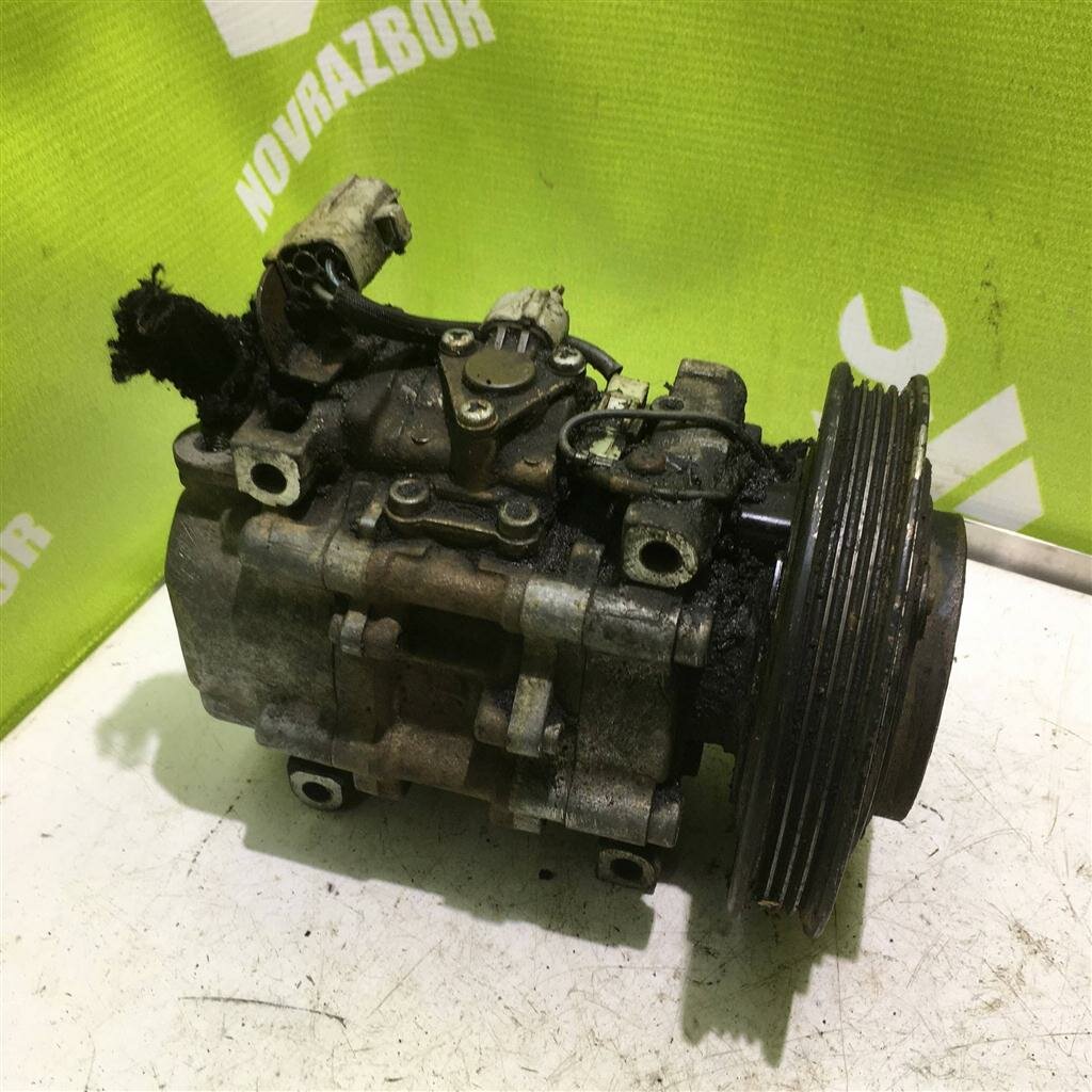 Компрессор кондиционера Toyota Corolla E10 1992-1997