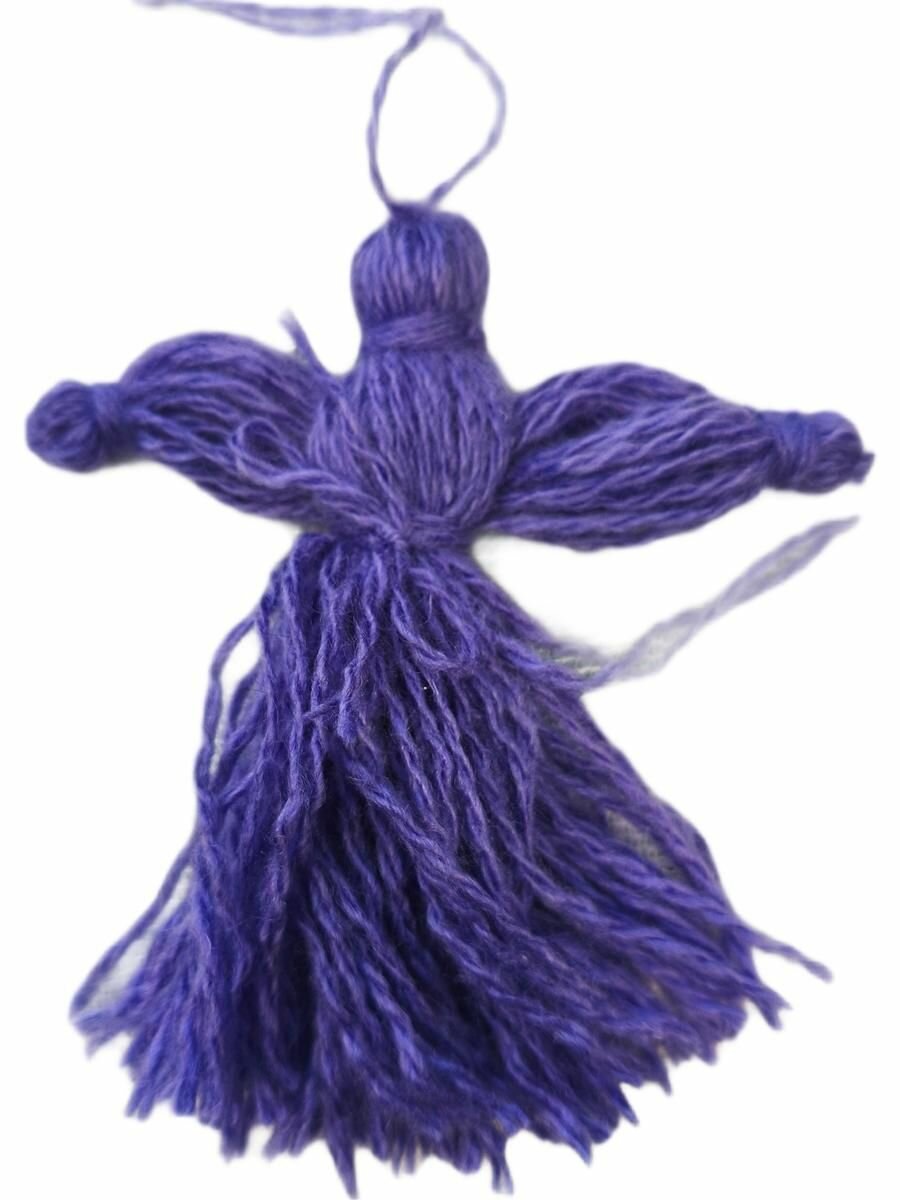 Сувенир кукла- оберег из ниток