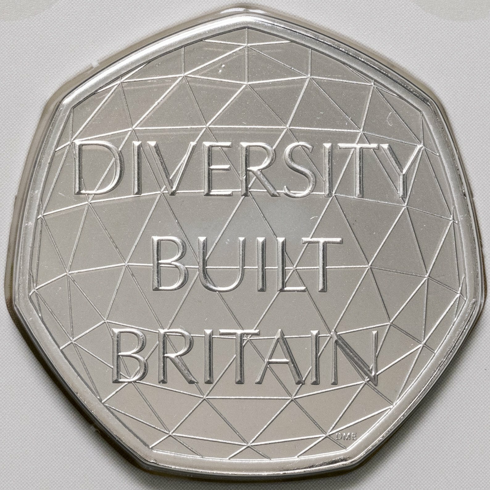 Великобритания 50 пенсов 2020 "Разнообразие создало Британию" в буклете, Мельхиор медь-никель, в сохранности BUNC