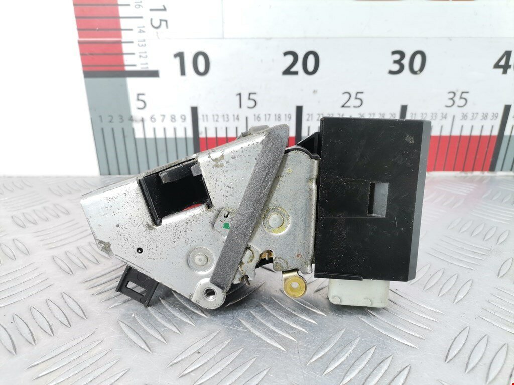 Замок двери задней левой BMW 5-Series (E39) 51228125671 арт. 1930268
