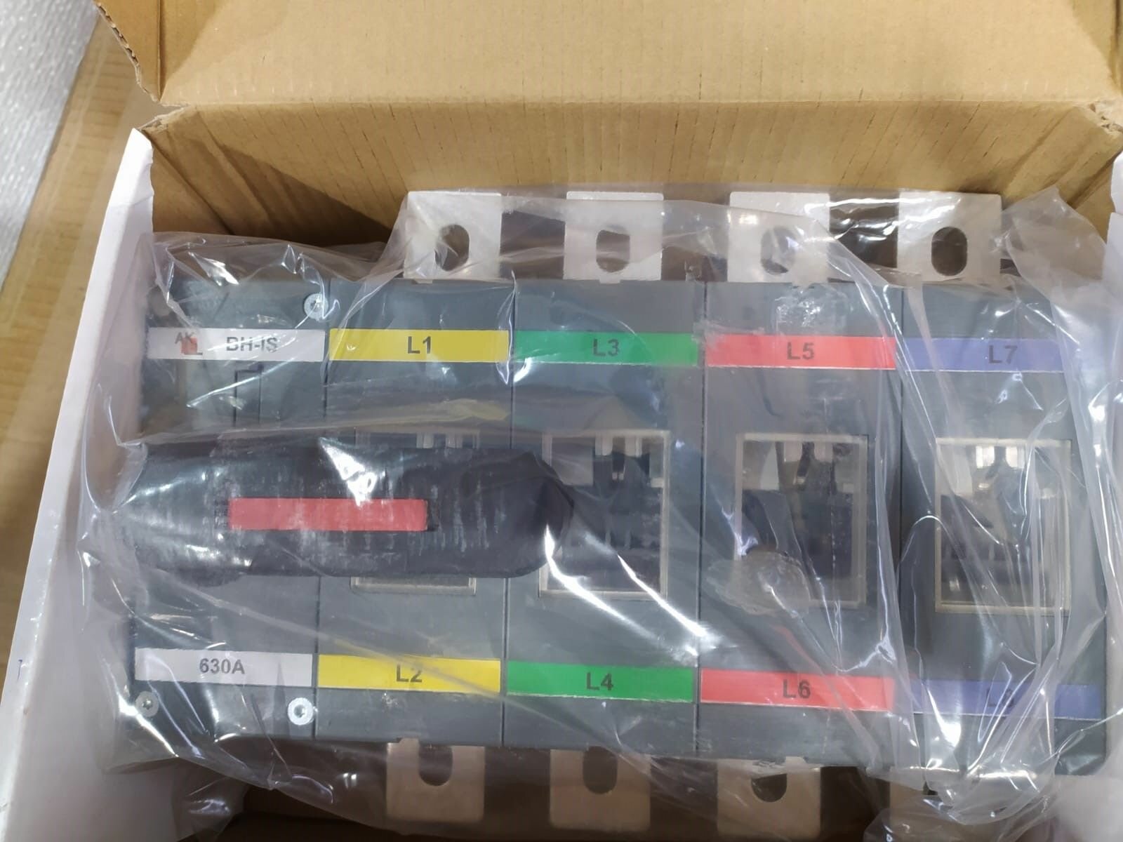 AKEL Выключатель нагрузки с видимым разрывом 4P/630A/1000V/Передняя рукоятка на корпусе ВН-IS-D4P-630A-С (арт. 803077)