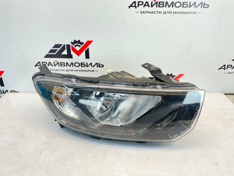 Б/У фара Lada Granta 2018 Прав. nрестайлинг, присутствуют царапины на стекле, дефект креплений, трещина на корпусе 63024 L...