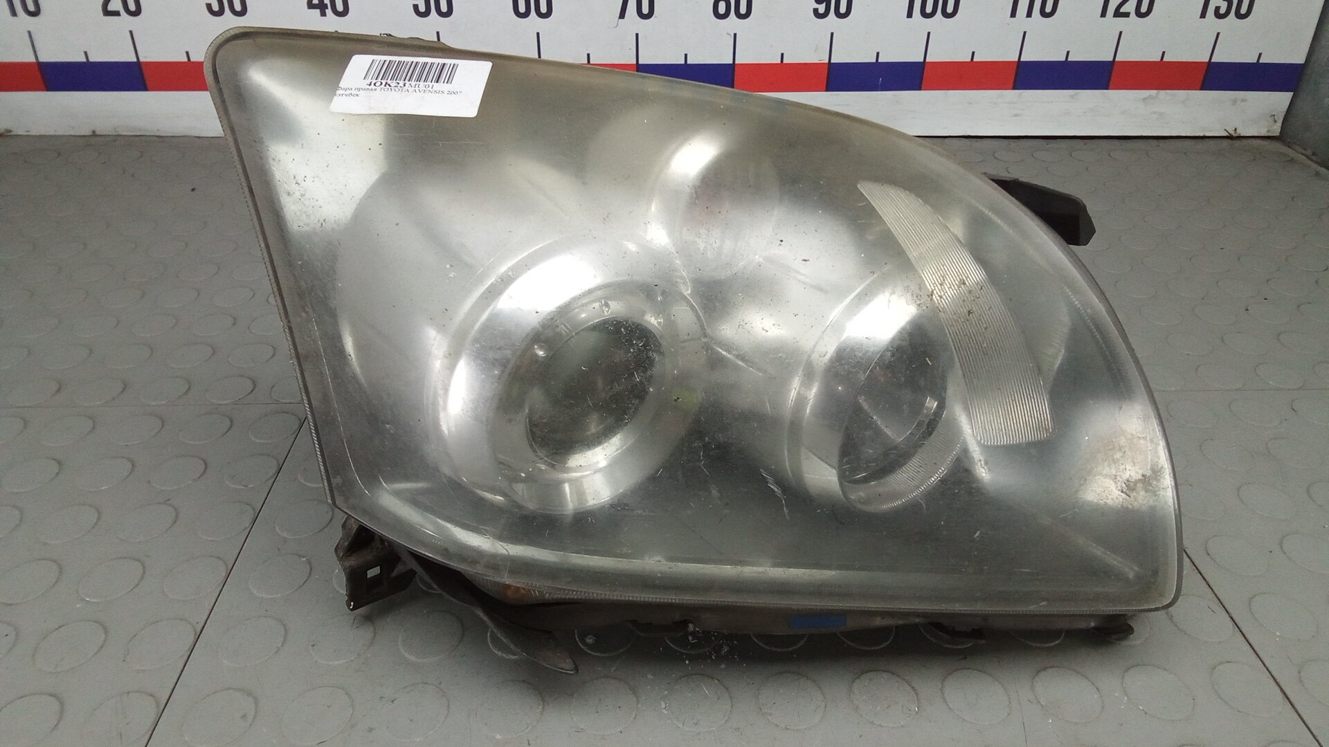 Фара правая TOYOTA AVENSIS T25