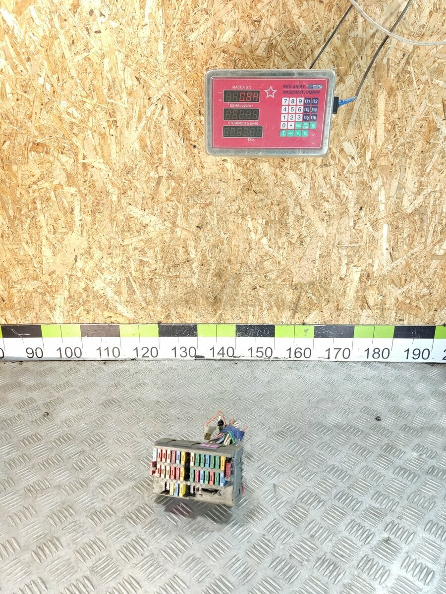 Блок предохранителей салонный PEUGEOT 406 1995-1999 6500C3