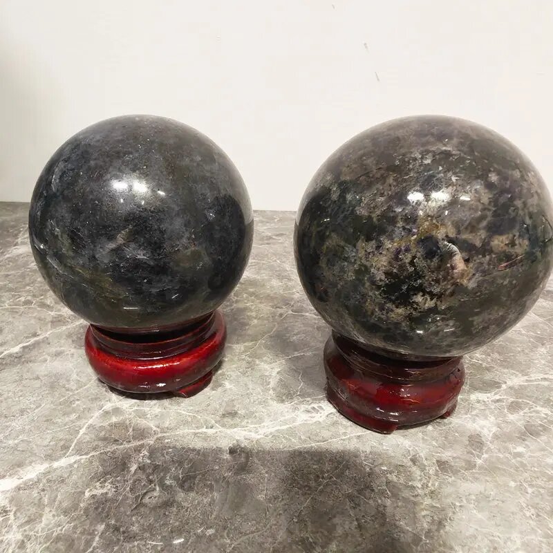 Кристалл Иолит Полированный Шар Saiqun Chiu 6-7cm, 2pcs random base