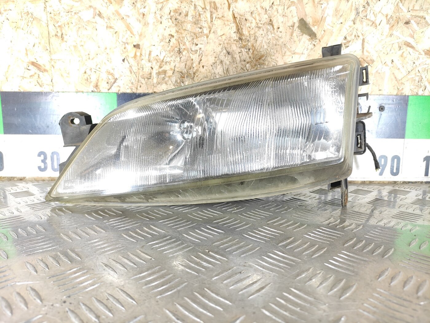 Фара левая OPEL Vectra B 90512322