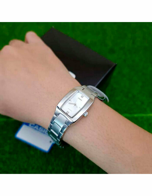 Наручные часы CASIO Collection, белый/серебряный — фото 1