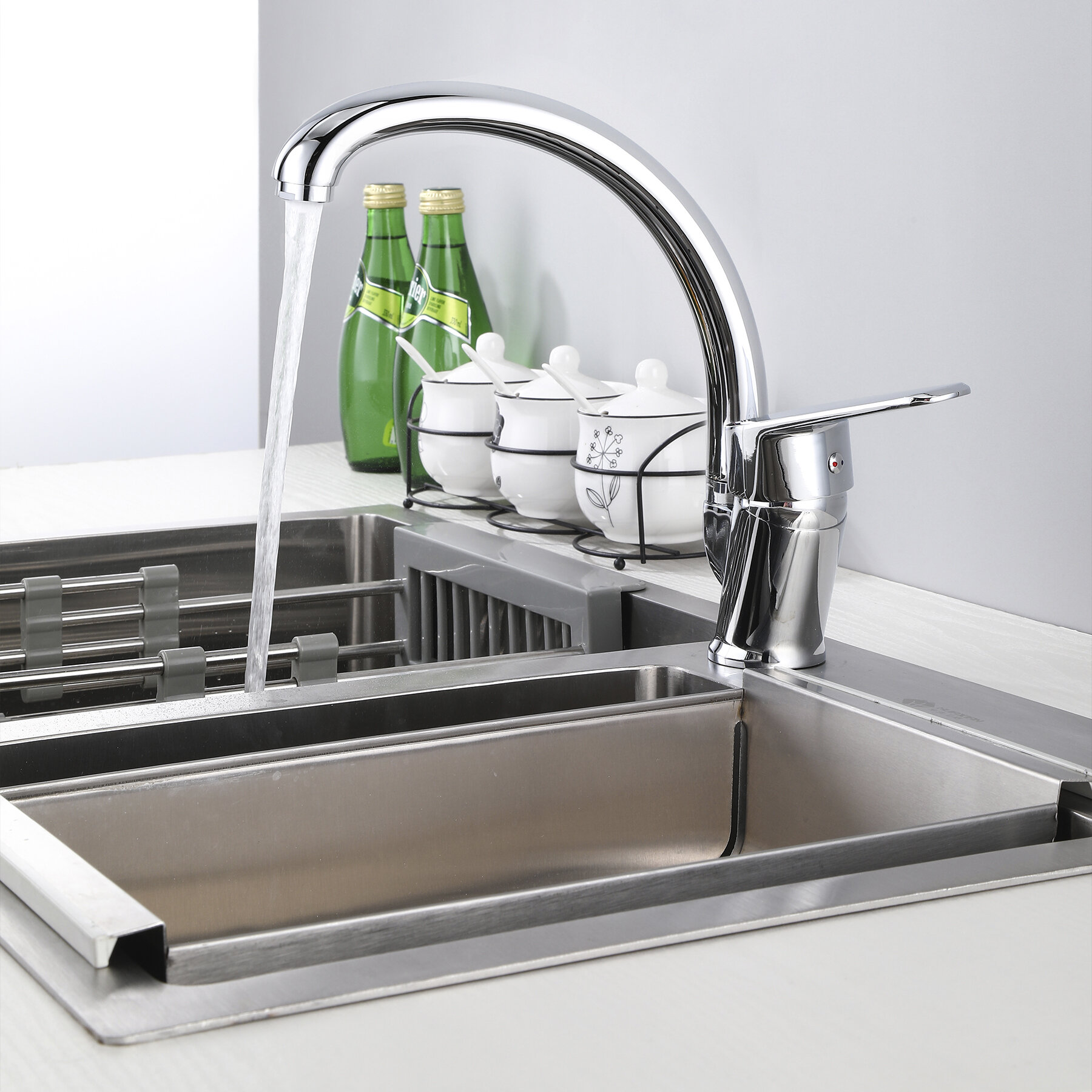 Смеситель для кухни из латуни с поворотным изливом H59007 цвет хром от бренда Hansen