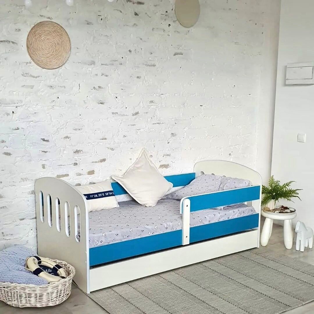 Кровать детская Мир Мебели "Малыш" 163*70*85 см, с ящиком, бирюза