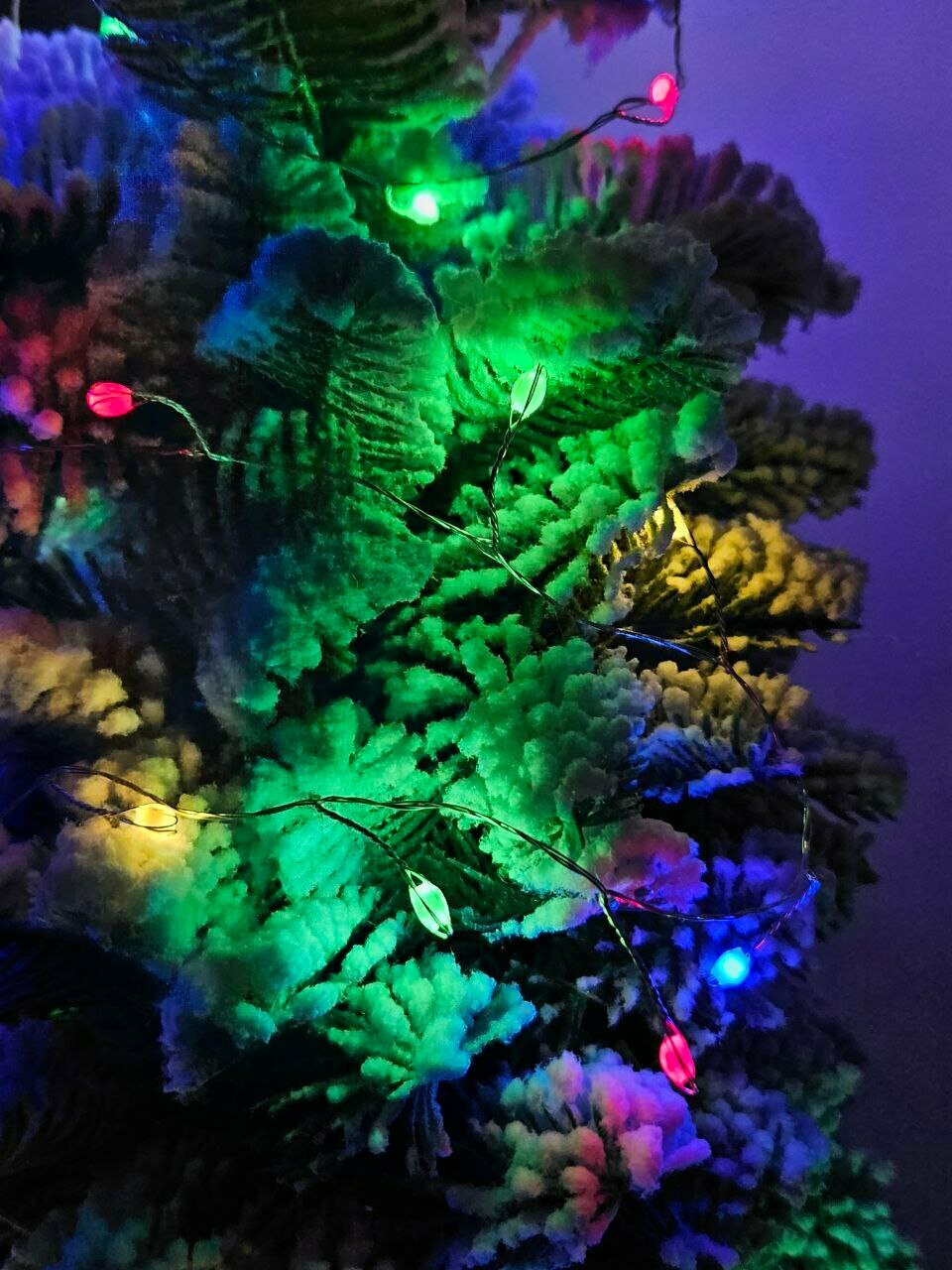 Новогодняя гирлянда светодиодная - Линия/Хвойная лапа, 200 LED, разноцветная, прозрачный провод 10 метров, 8 режимов