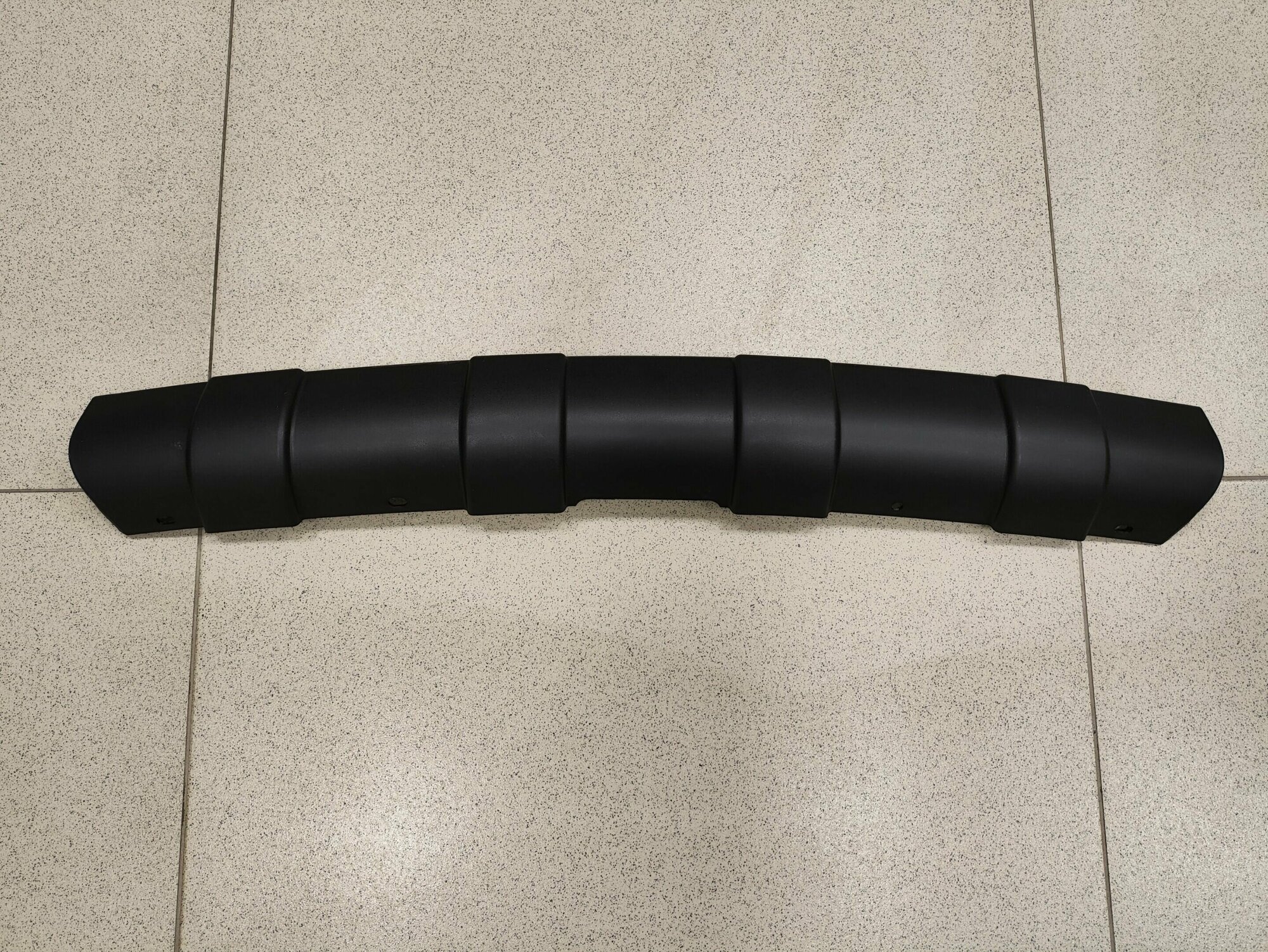 Накладка бампера переднего Chery Indis [1.3 16V 5MT хетчбэк] S18D2803565