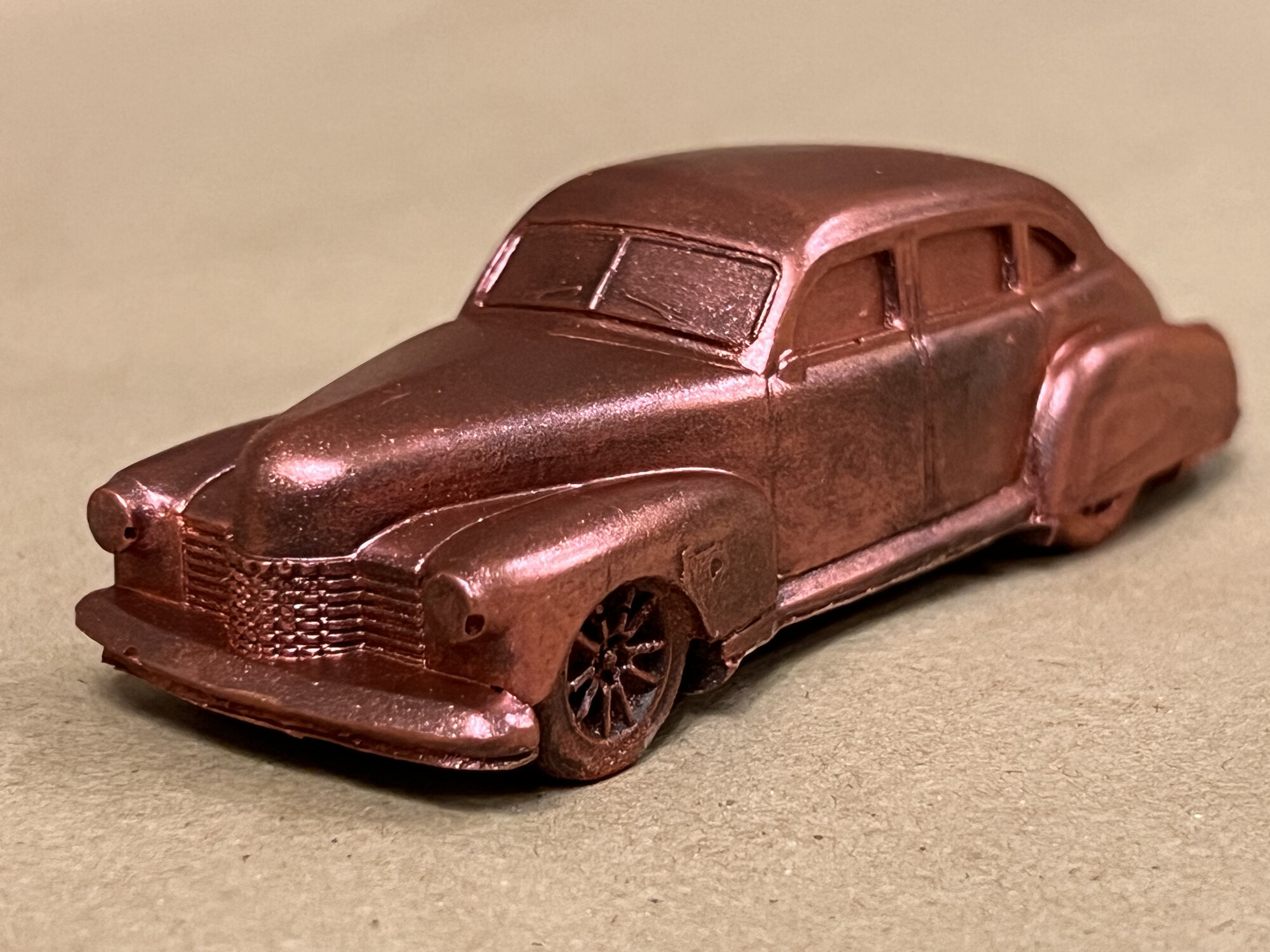 Шоколадная фигура "Ретро автомобиль", молочный шоколад, ручная работа