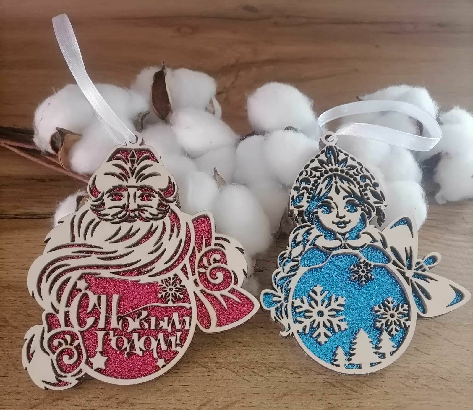 Елочное украшение Дед мороз и Снегурочка снежинки