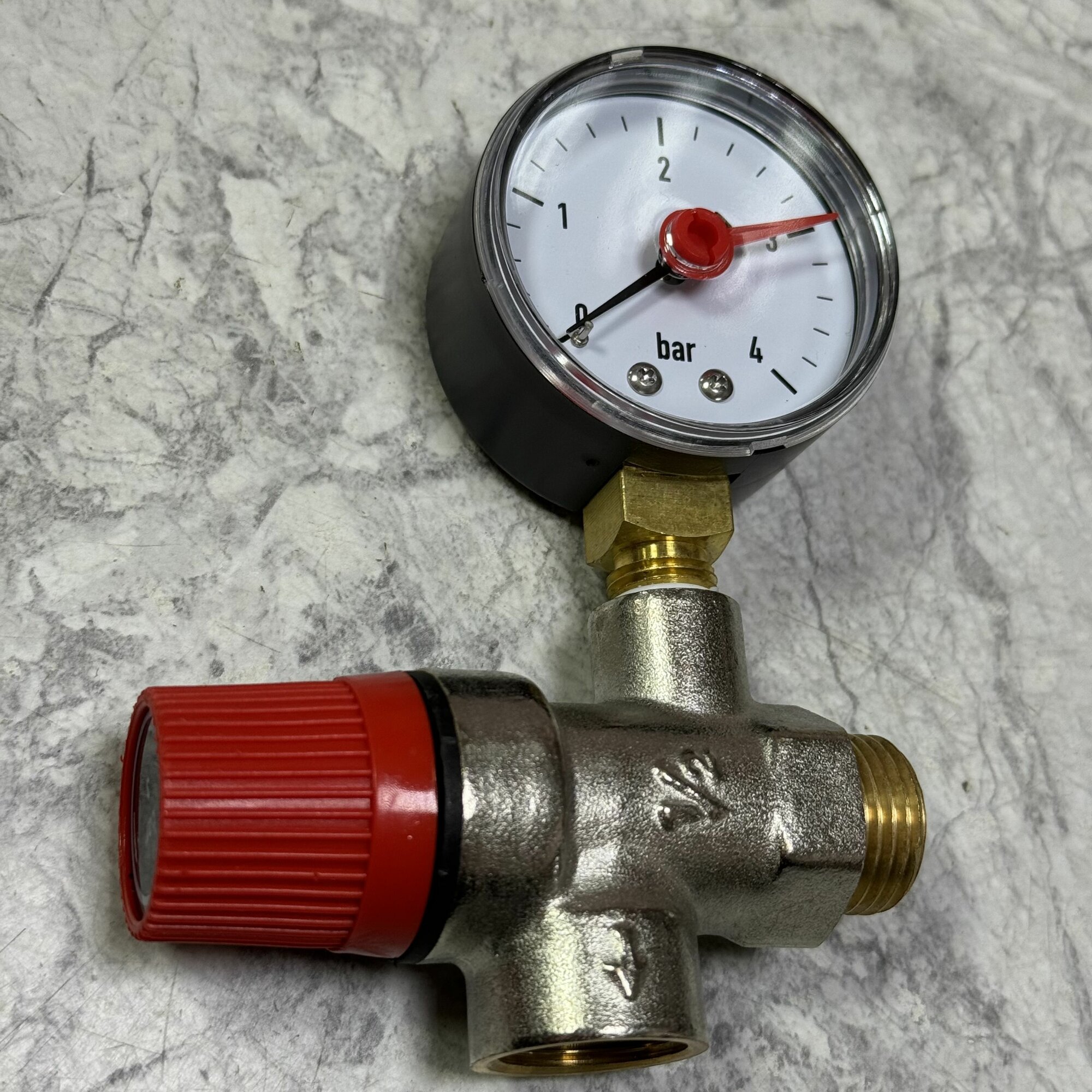Клапан 1/2" 3 бара предохранительный Thermofix с манометром для отопления
