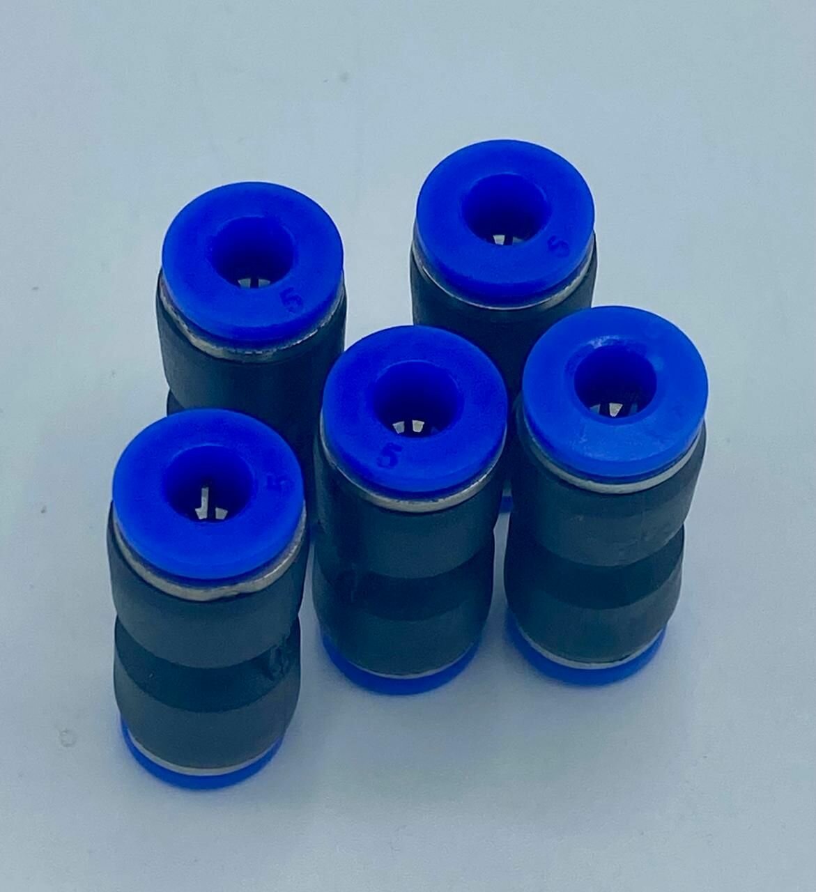 Фитинг прямой цанговый пневматический 5 мм (5 штук)