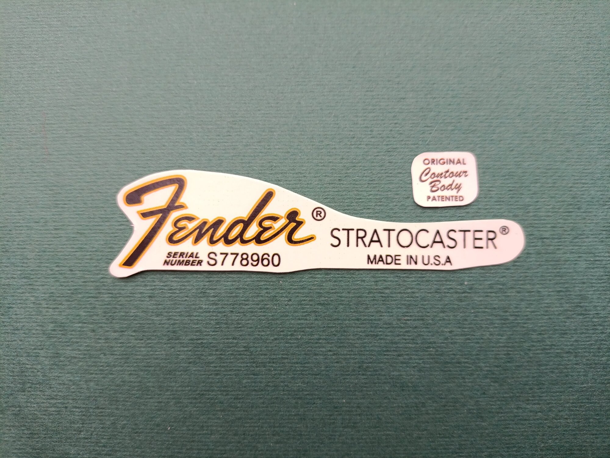 Деколь (водный перевод, waterslide decal) на голову грифа электрогитары Fender Stratocaster.