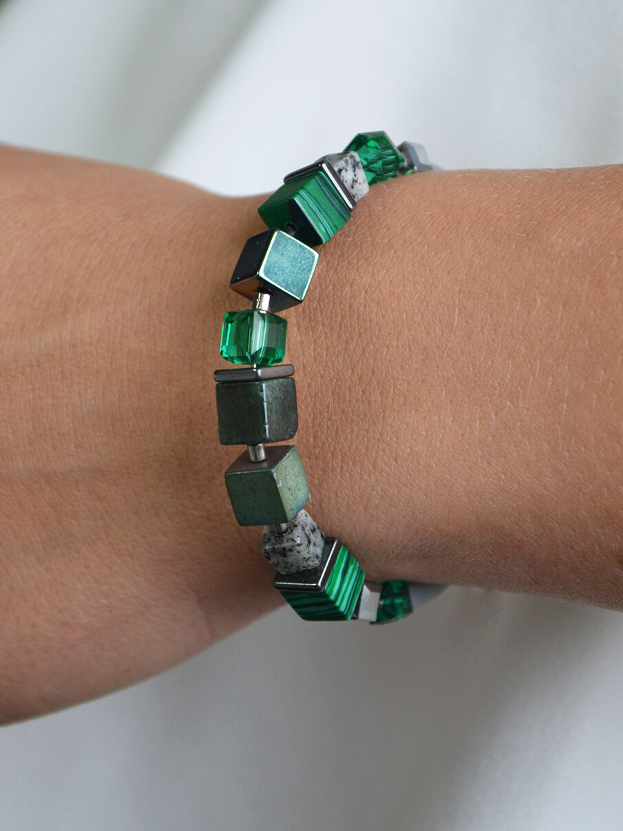 Эластичный браслет