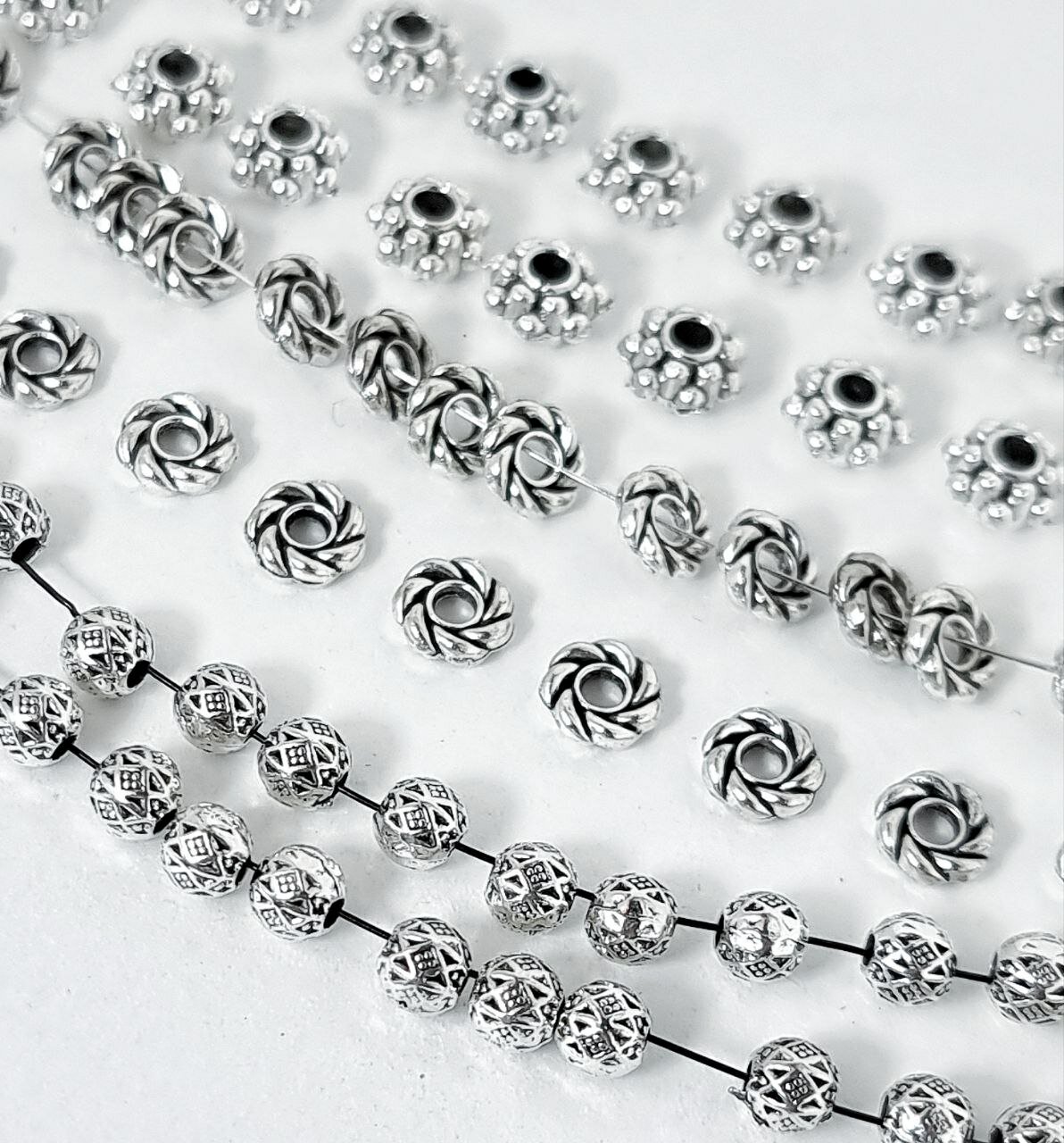 Бусины металлические 4-6мм. Набор 160 шт. Цвет Стальной родий.