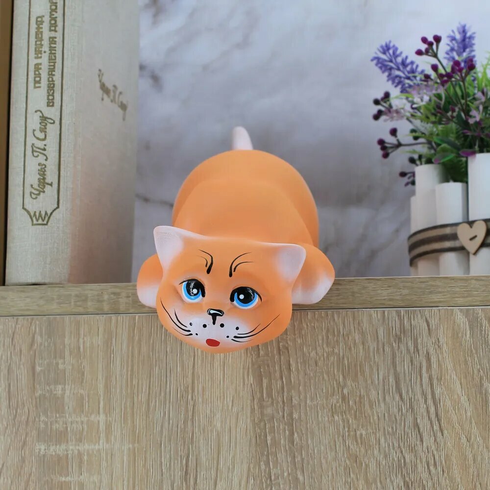 Интерьерная статуэтка , свисающая фигурка Кот Нырок , 22 см , керамика , ручная роспись , цвет рыжий