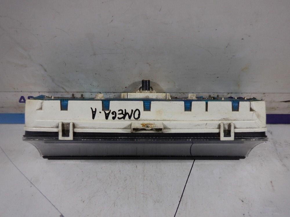 Панель приборов Opel Omega A 90213846 — фото 1