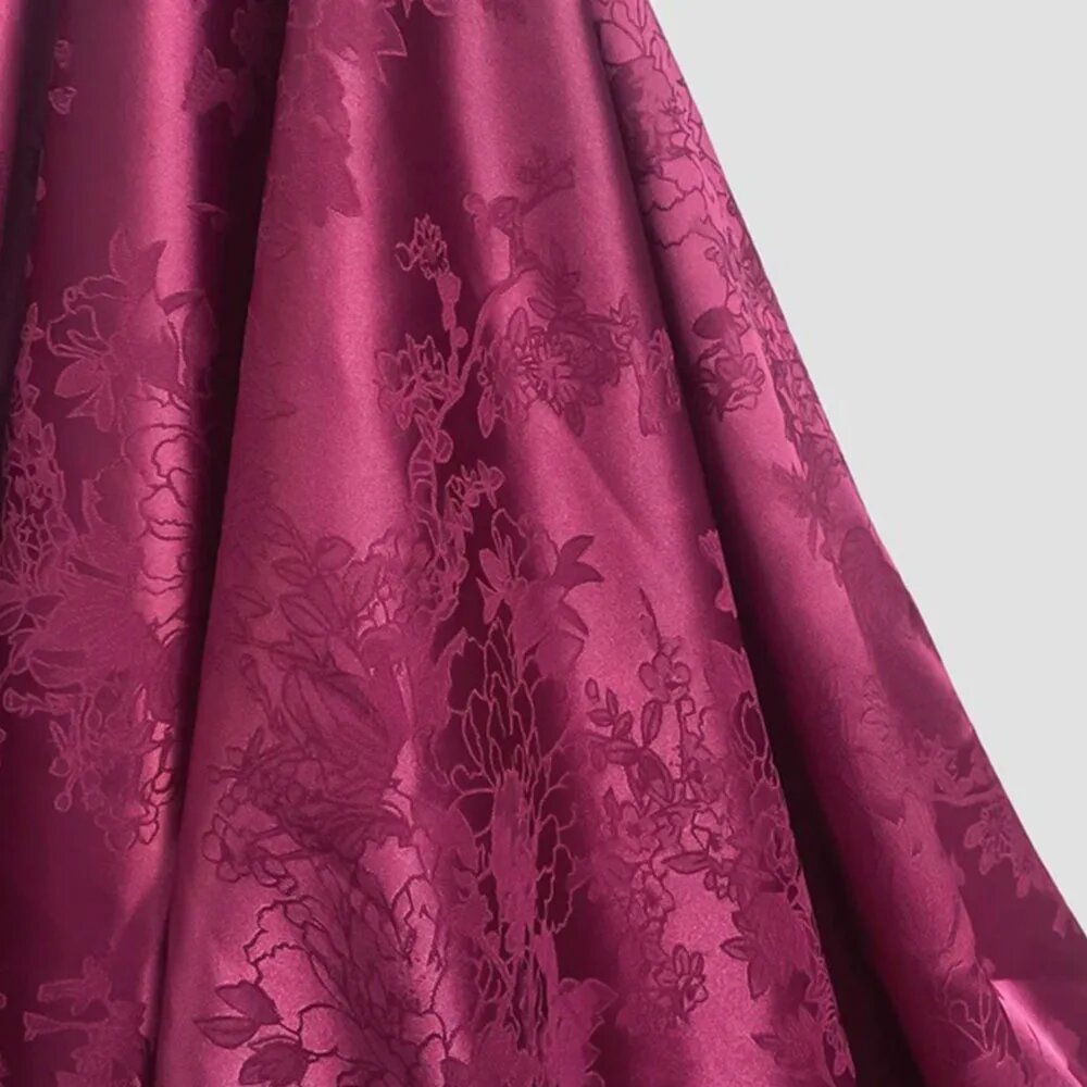 Жаккардовая атласная ткань с рисунком пиона 150x100 см Wine red