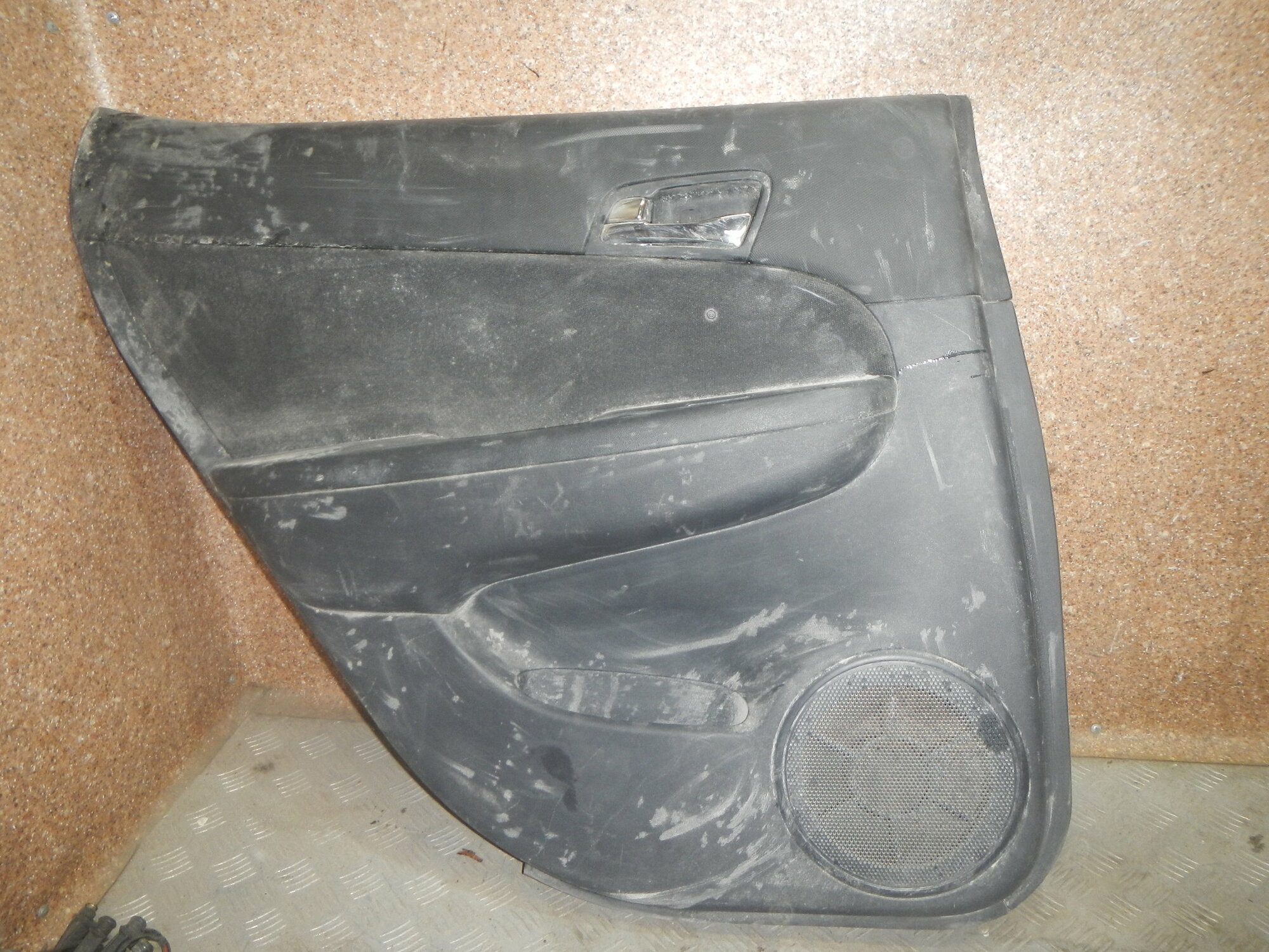 Б/У Обшивка двери задней левой, Hyundai (Хендэ)-I30 (07-12) HYUNDAI i30 (07-12) Грязная, потертости. 554708 Hyundai-KIA ...